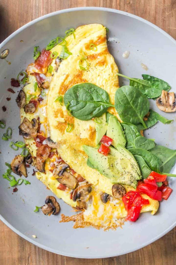 Bacon Mushroom Omelet with Cheese - Valentina's Corner